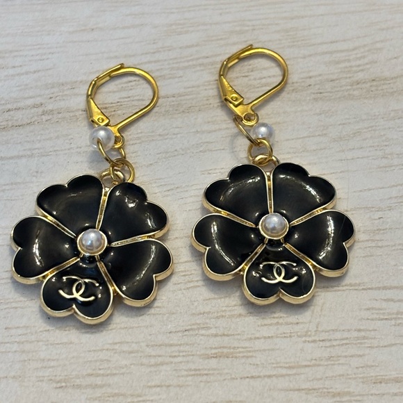 Handmade | Jewelry | Chanel Black Pearl Flower Zipper Pullscharms ...